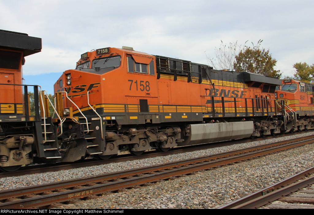 BNSF 7158